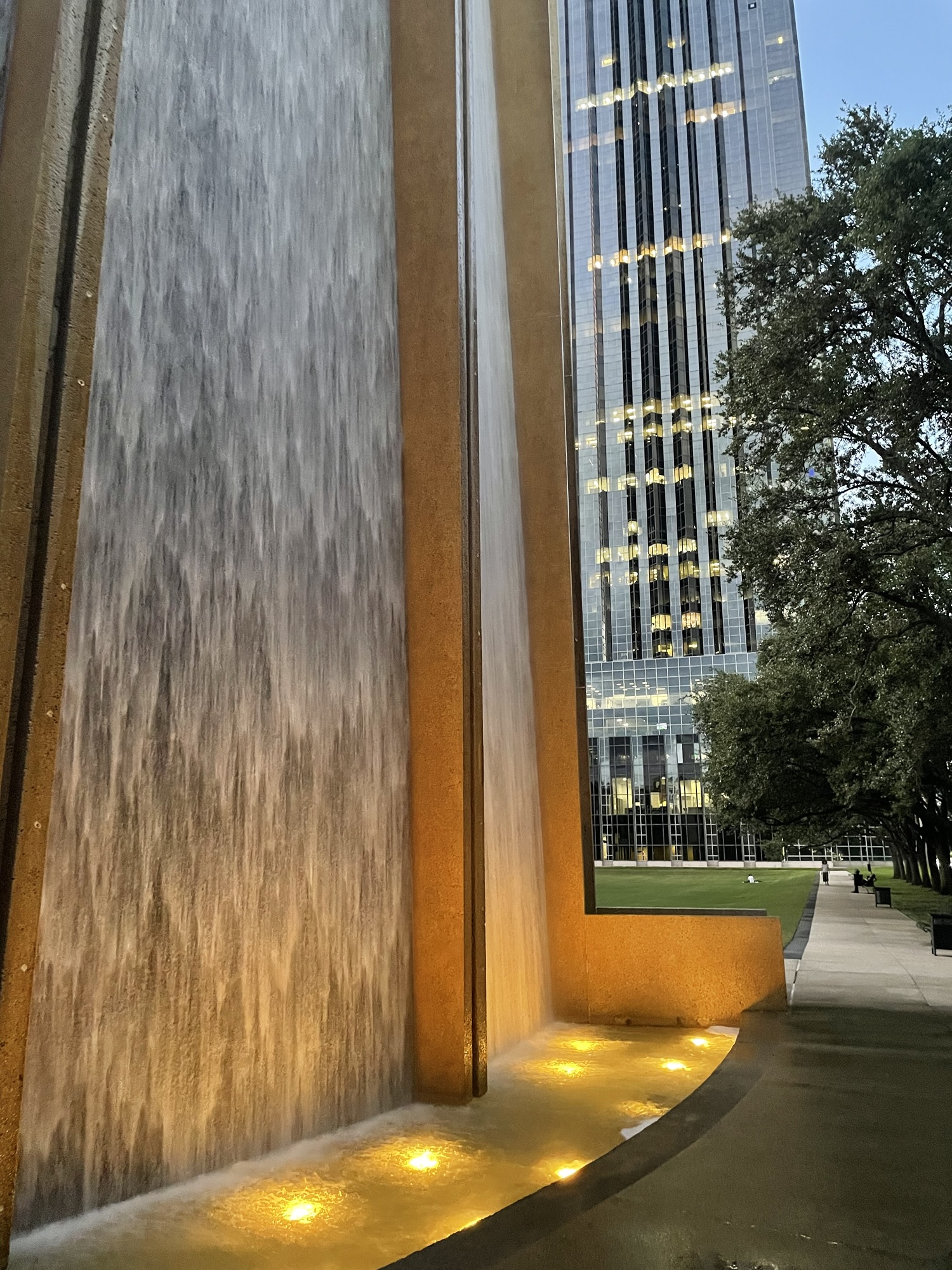 The Ultimate Houston Travel Guide - thesolotralholic